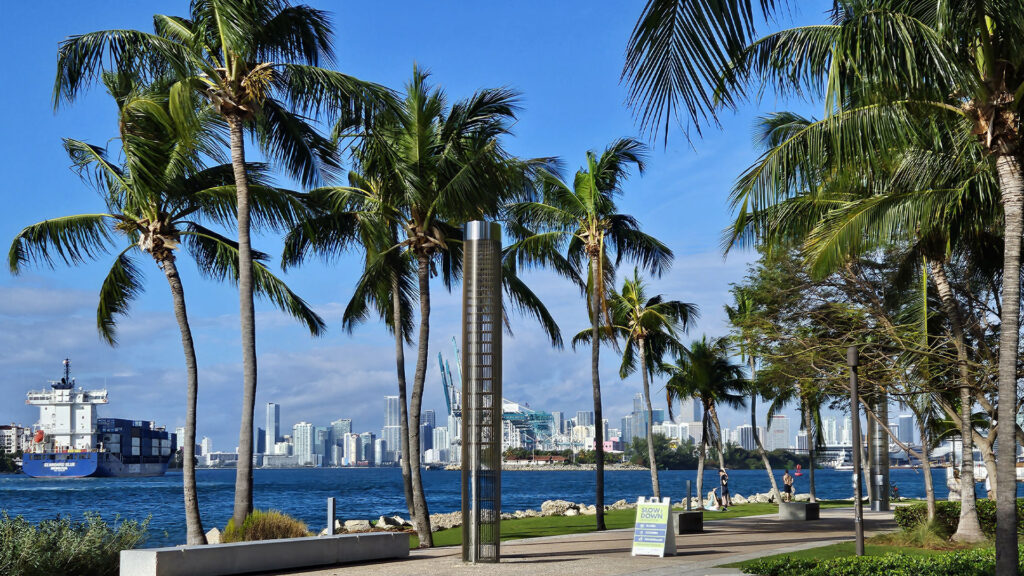 MIAMI: Oficjalna Strona z Informacjami o Miami FLORYDA